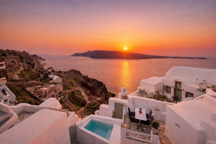 Ambi, Authentic Cycladic Cave Villa | Caldera View - Oia