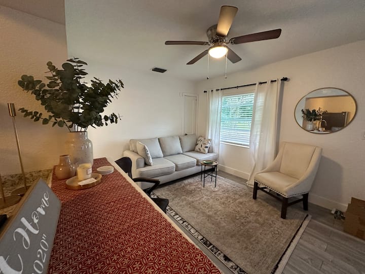 Resting Beach Face- Clean And Cozy - Melbourne, FL