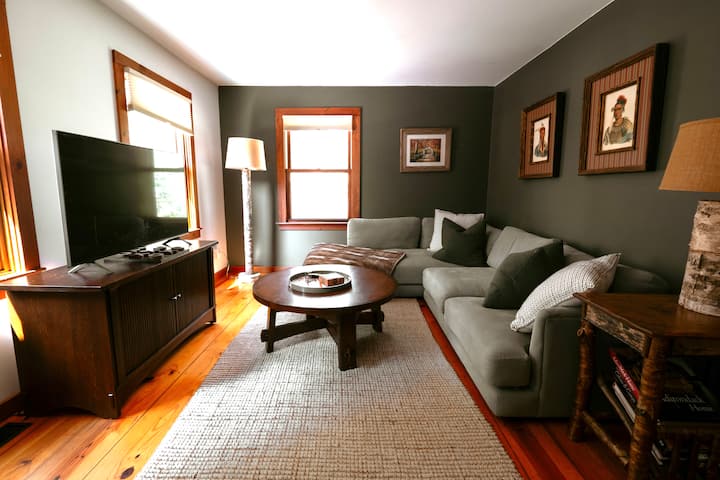 Private Mad River Valley Cabin: Chef’s Kitchen - Waterbury Village Historic District