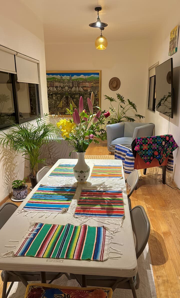 Depa Con Arte Mexicano En Polanco - Mexico City