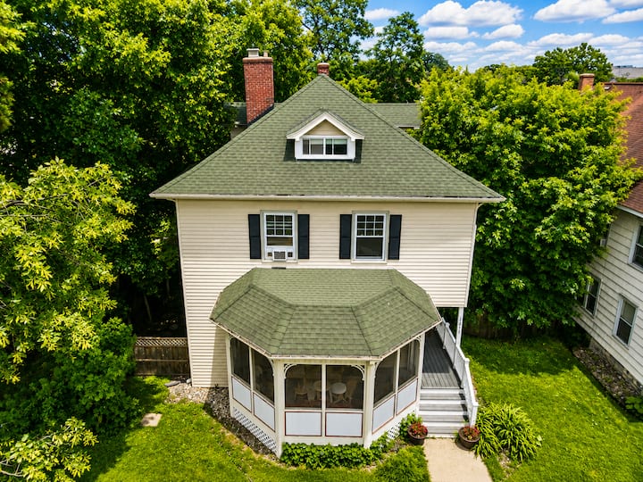 Perfect For Large Groups * Mansion * Speakeasy - Minneapolis, MN