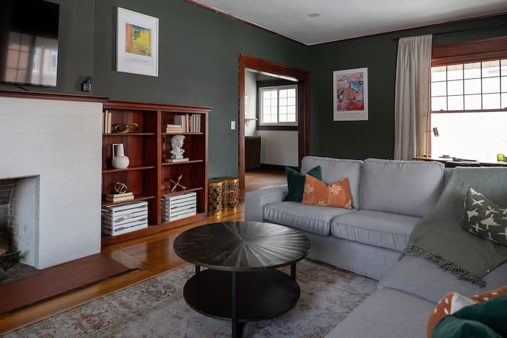 The Blais: Walkable To Eat St, Historic, Speakeasy - Minneapolis, MN