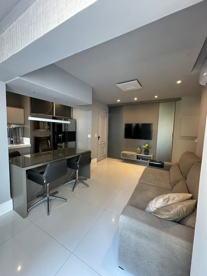 Flat Em Condomínio 200mts Da Praia Pitangueiras - Guarujá