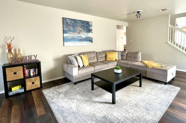 Large Home Near Seaworld, Off 1604. #Stay&enjoy - San Antonio, TX