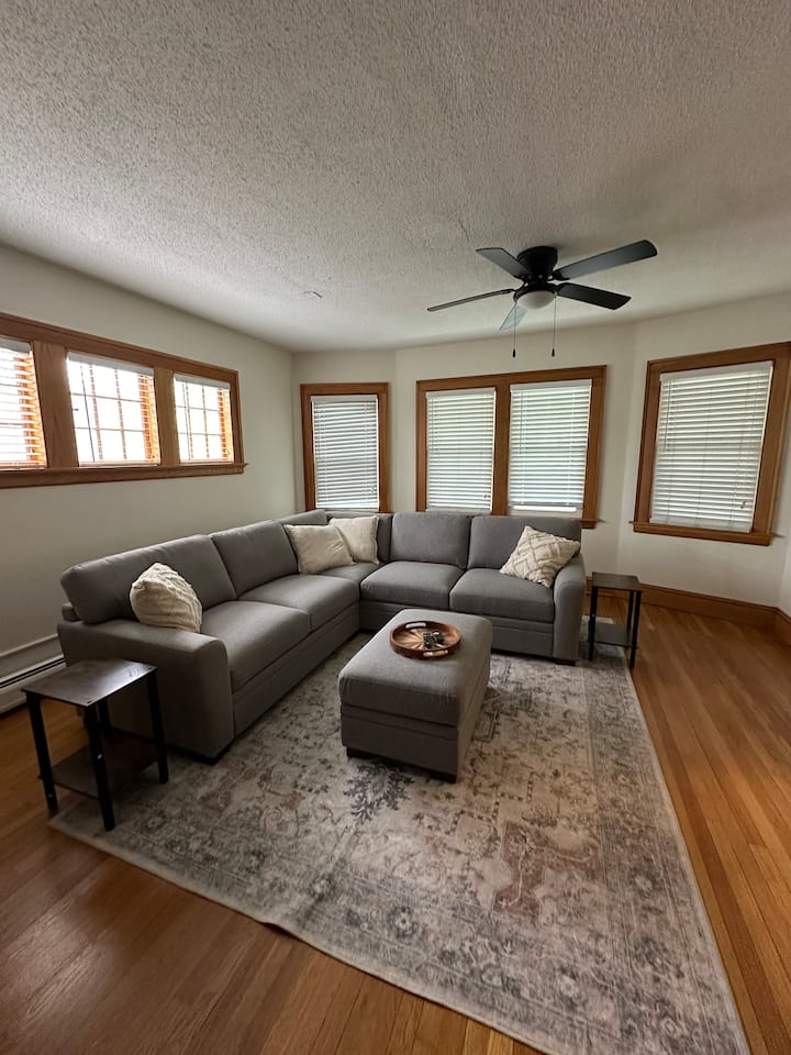 Spacious 2br Central Ct - Farmington, CT