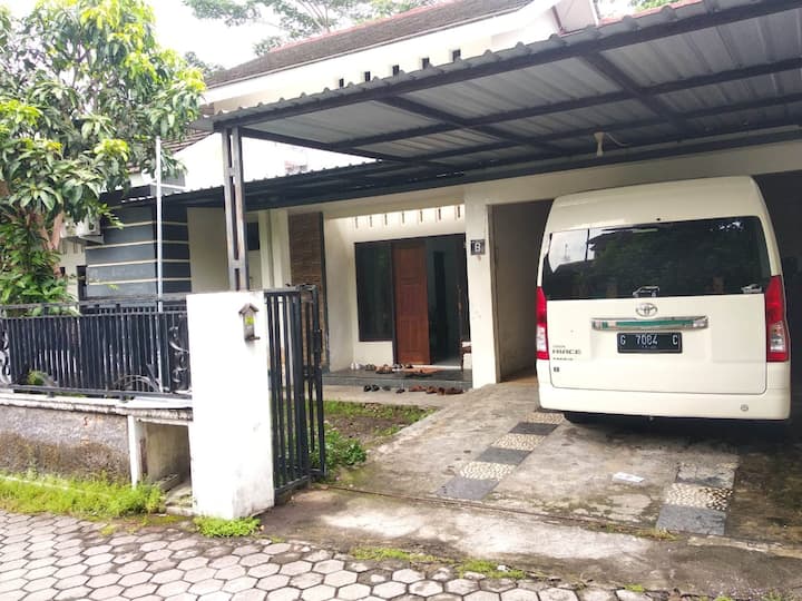 Hanami Syariah Homestay Jogja - Yogyakarta