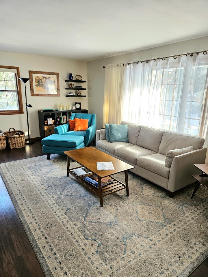 Cottage Gem: Spotless, Secluded & Bring The Dog! - Middleton, WI