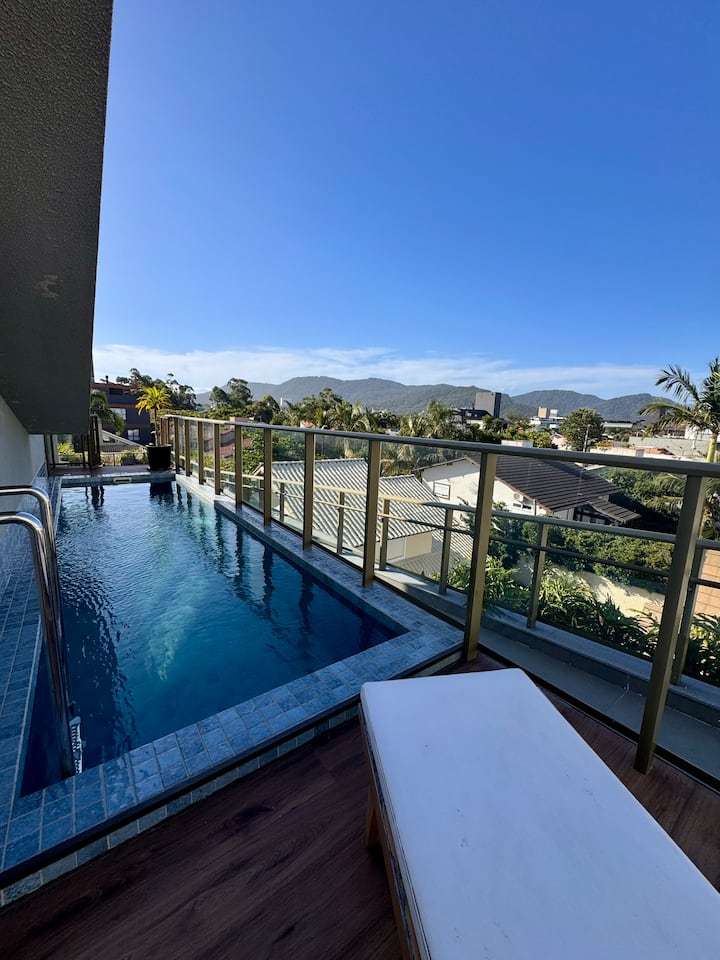 Praia Novo Campeche Com Piscina Ao Lado Do Mar - Florianópolis