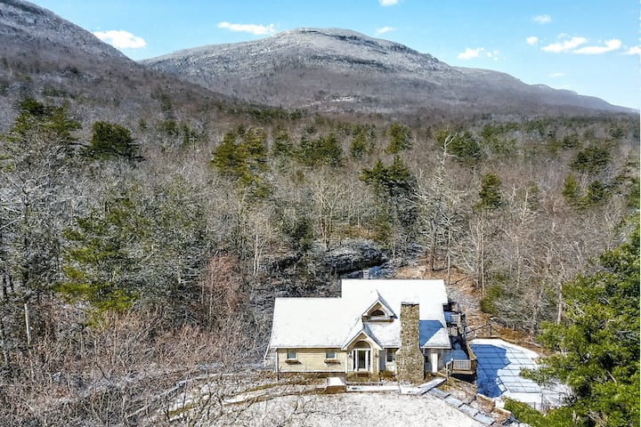 Saugerties Family Winter Escape Near Ski + Hot Tub - Woodstock, NY