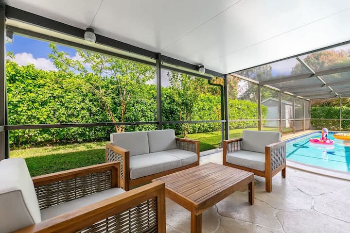 4 Bedroom Home W/ Private Heated Pool! - Fort Lauderdale