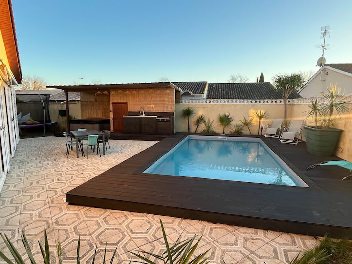 Maison Familiale Piscine,  Jacuzzi Et Clim - Agen