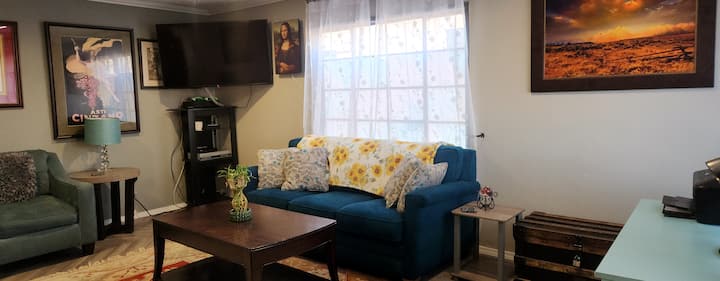 Family-friendly Home In Uptown - Albuquerque