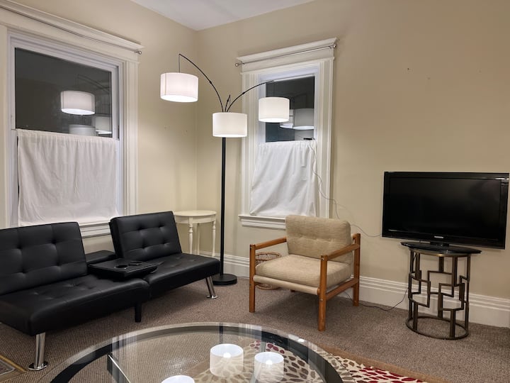 Private Ground Floor 2 Bedroom Apartment - Rochester, NY