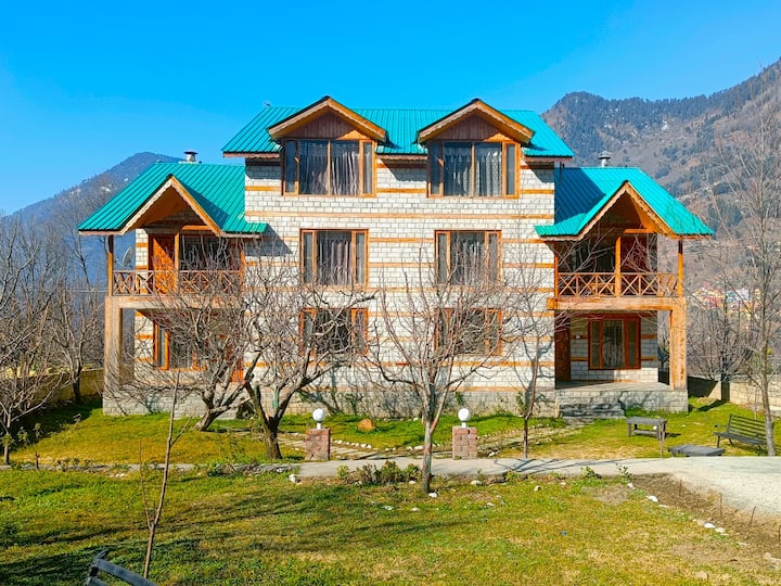 Spacious Boutique Holiday Cottage With View - Lahaul And Spiti