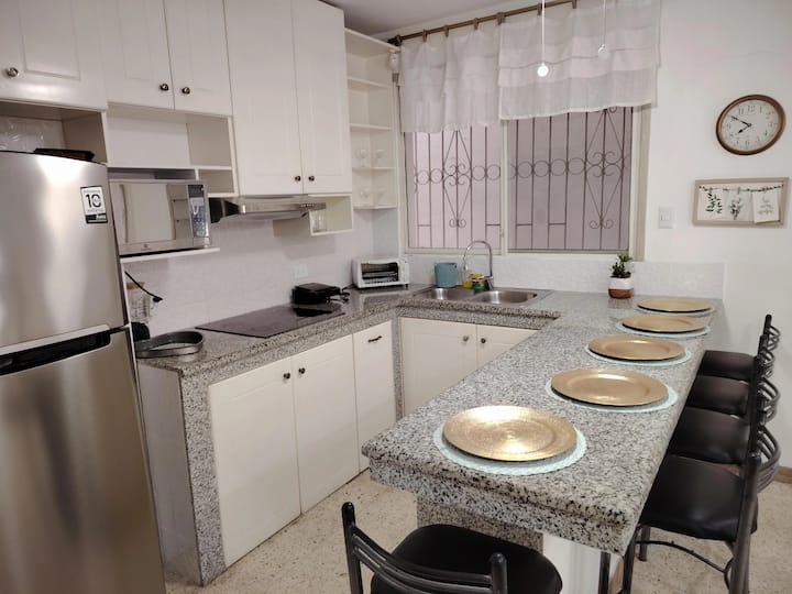 Amplio Depar Alborada 2 Habitaciones Wifi Parqueo - Guayaquil