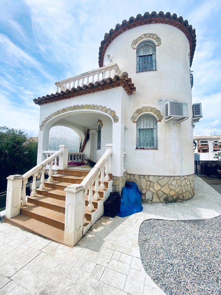 Casa Individual Con Piscina - Miami Playa