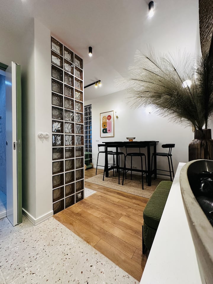 Timeless Modernist Living In Historic Sofia - Sofia