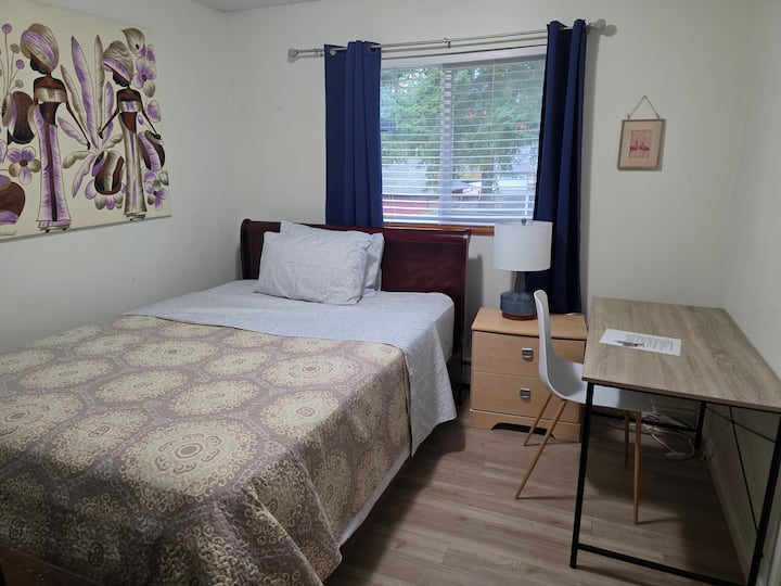 Clean Private Room In Guildford Mall Area, Surrey - Canada