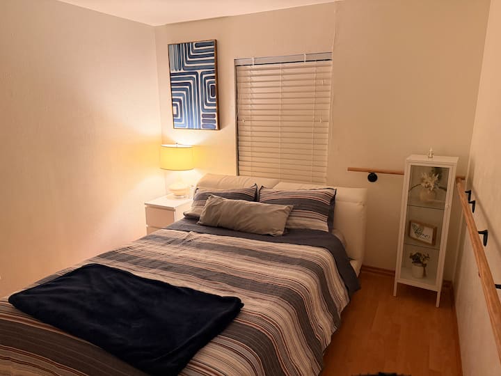 King Bed- Safety Neighborhood-near Hwy - Mesquite, TX