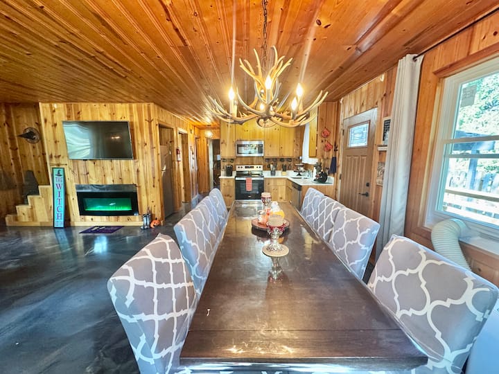 Hot Tub 9 Beds Beach Access - Caseville, MI