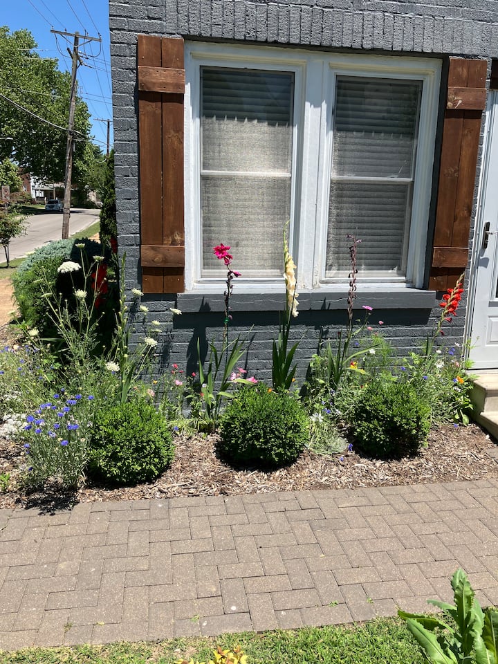 New: Cozy Cottage Near The Hill - Saint-Louis, MO