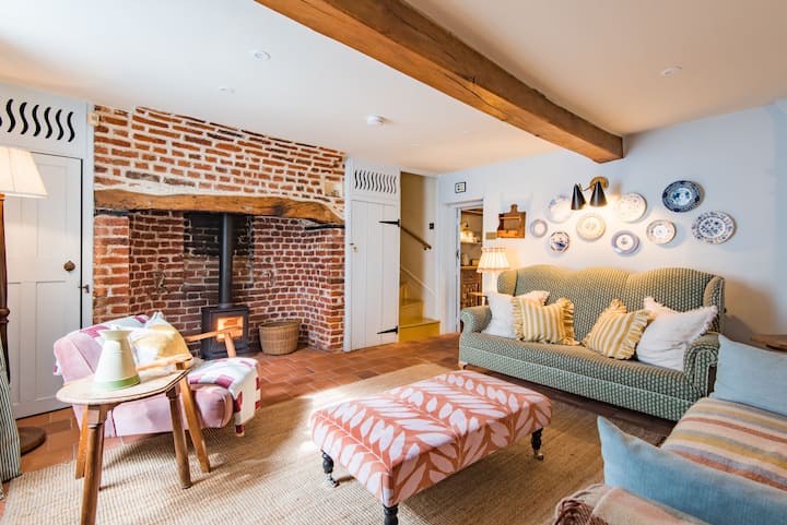 Secluded Gem By The Sea - Rogue's Cottage - Deal