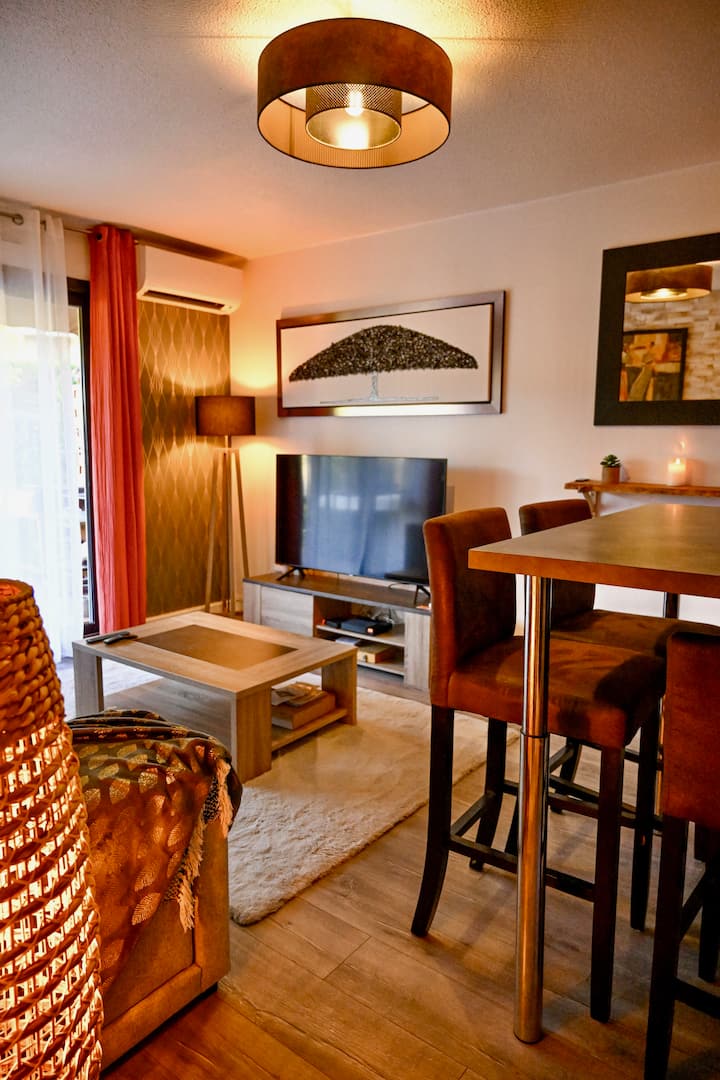 Appartement Rez  De Jardin/ Jacuzzi /Week End Love - Théoule-sur-Mer