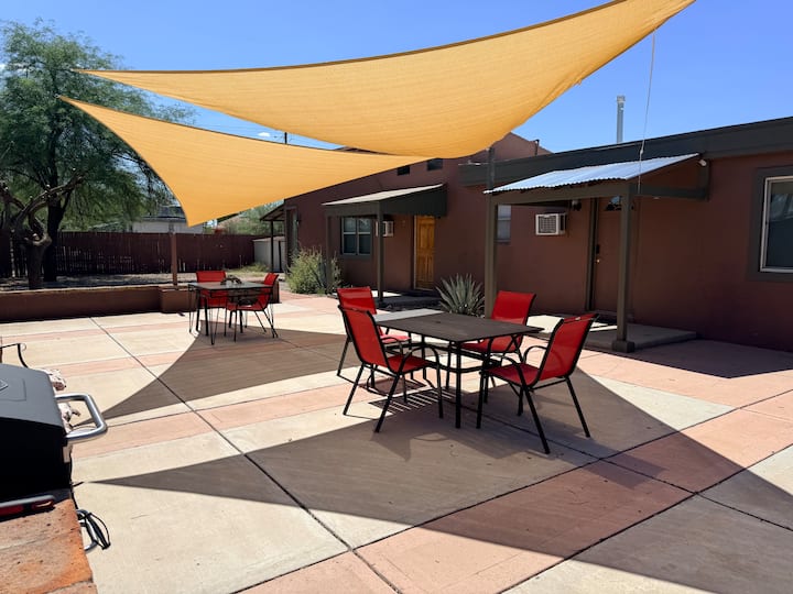 Cute Bungalow 1 Mile From U Of A - Tucson, AZ