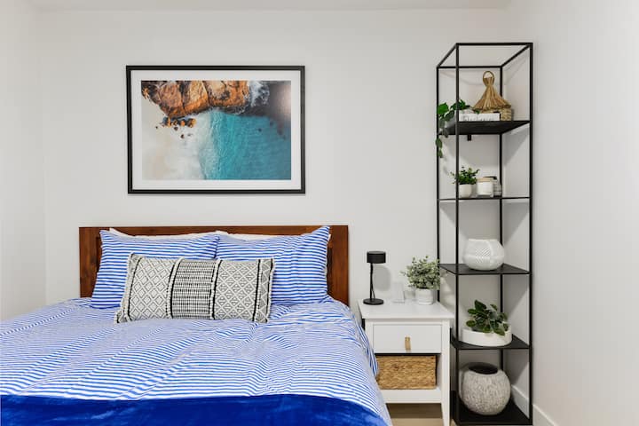 Sleeps 6| Luxury Suite |Near Whyte Av & Dt|netflix - Edmonton, Canada