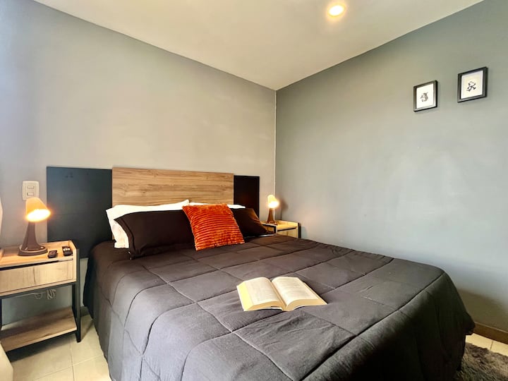 -Poblado Apt 1401 + Coworking + Métro - Medellín