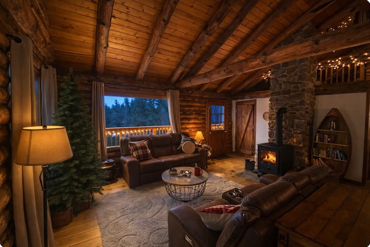 Hot Tub Cabin On 8 Acres ; Game Room + Dogs - Sanford, ME