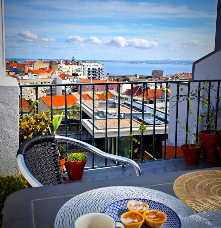 Charmant Appart Avec Terrasse/graça - Benfica