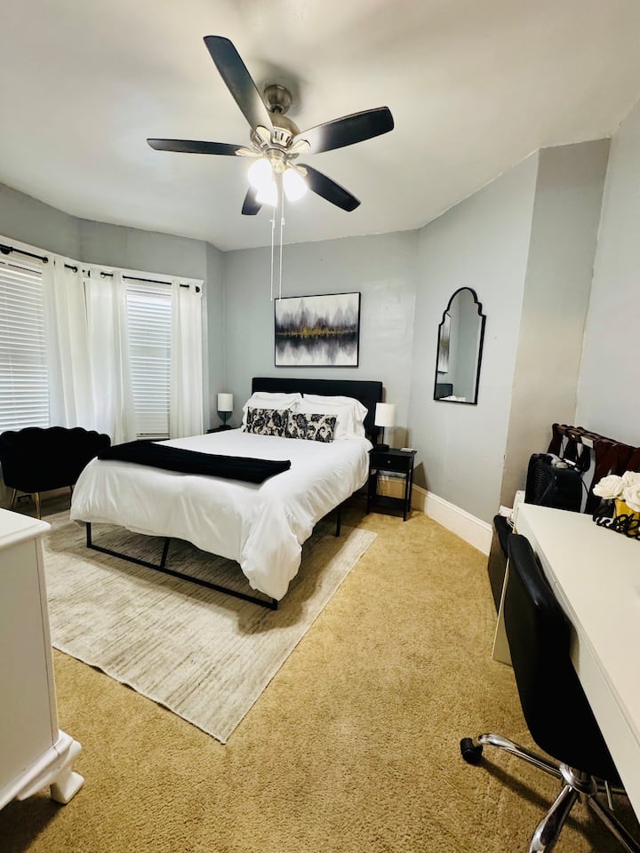 3 Min Drive To Cle Clinic Free Parking - Cleveland, OH