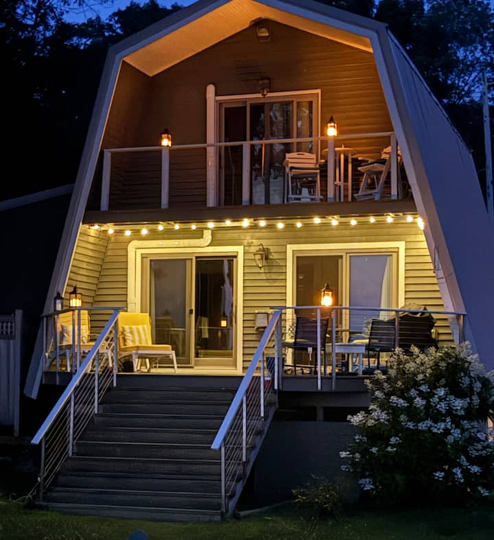 Yellow Door Country Cabin - St Albans City, VT