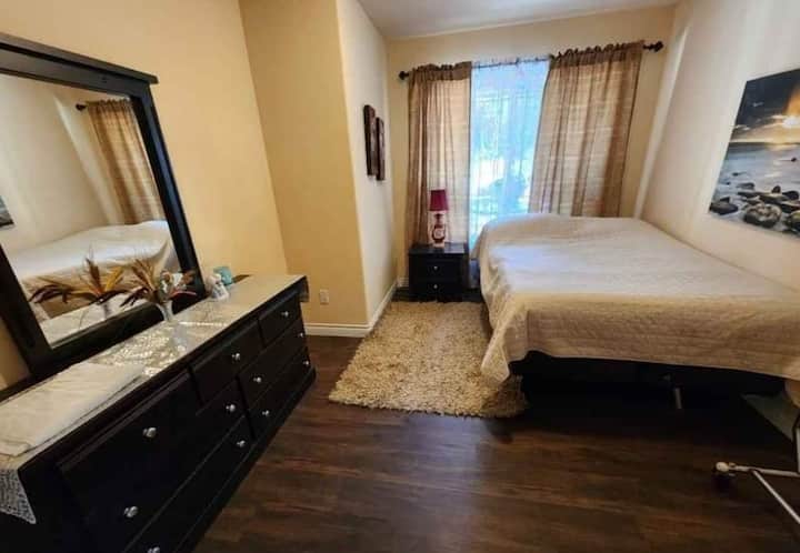 Retreat: Beautiful, Clean Bedroom In Private Home - Ferndale, WA