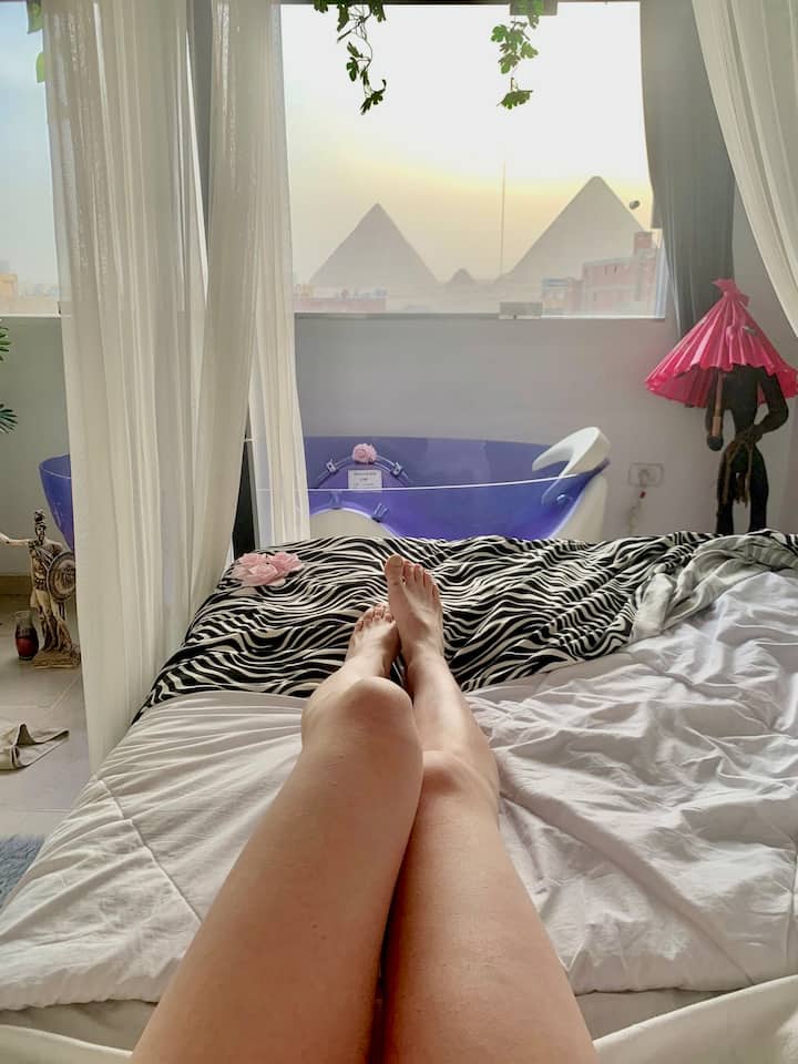 Jacuzzi Pyramids View - Giza