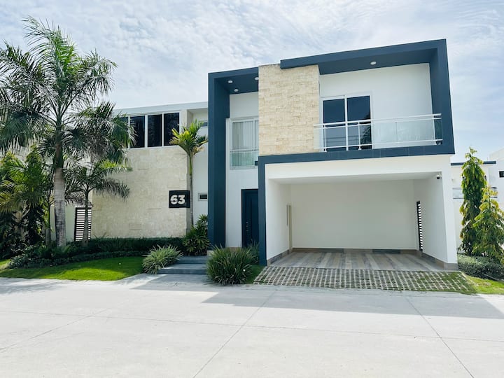 New Home!
Villa Doña Lidia: 5br, Pool, Bbq, Gated - Punta Cana