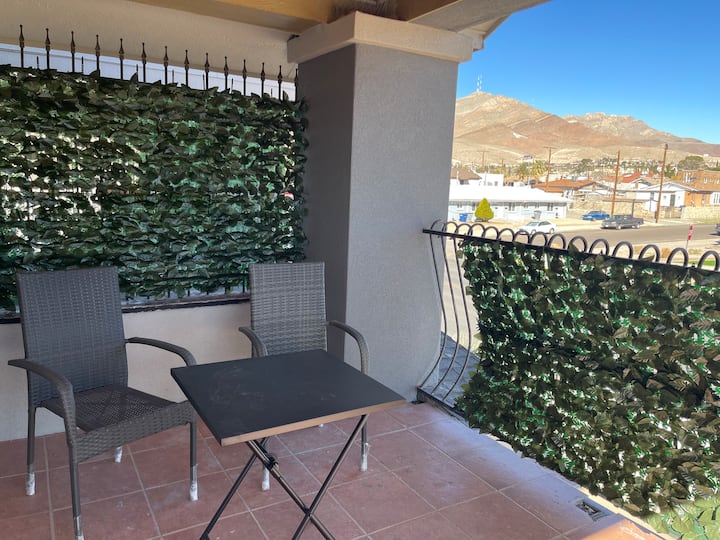 Beautiful Apartment With A View! - El Paso, TX