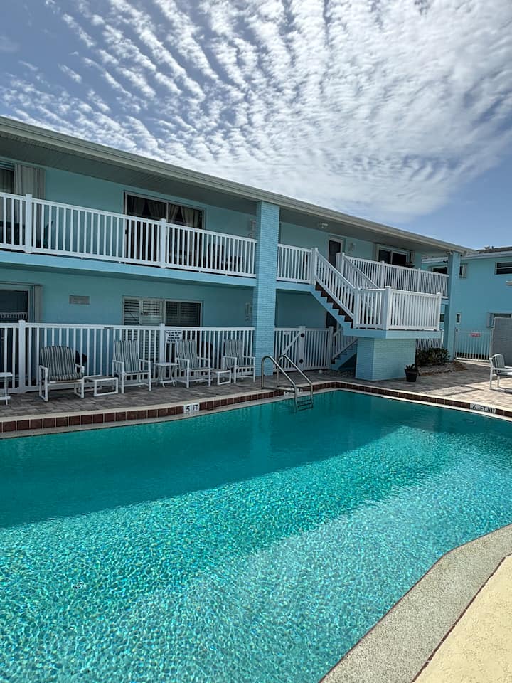 Rocket Launches! 300 Feet To Beach-sleeps 6-pool - Cocoa Beach, FL