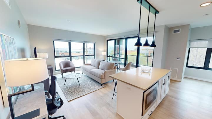 Highland Park Furnished 2 Bed - Highland Park, IL