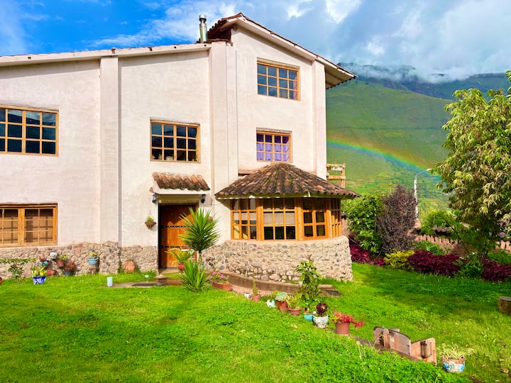 Andean Retreat, Private Jacuzzi & Pool Table Fun - Calca