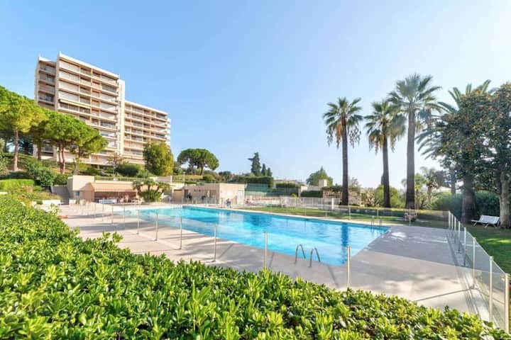 Grand Studio Rénové • Résidence Luxe & Piscines - Antibes