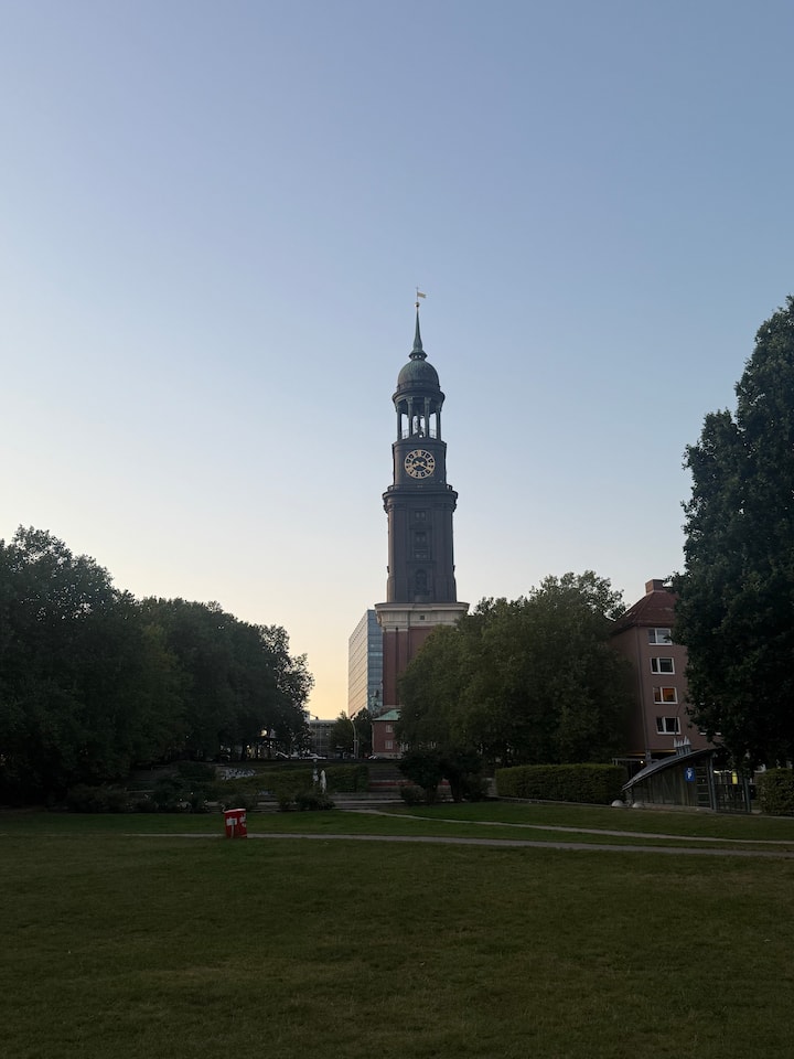 Quiet Old Cornershop - Hambourg