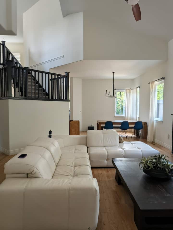 Luxurious Home In Gated Community - Broomfield