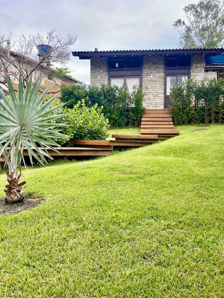 Chalé Com Piscina Privativa No Centrinho Do Rosa. - Imbituba