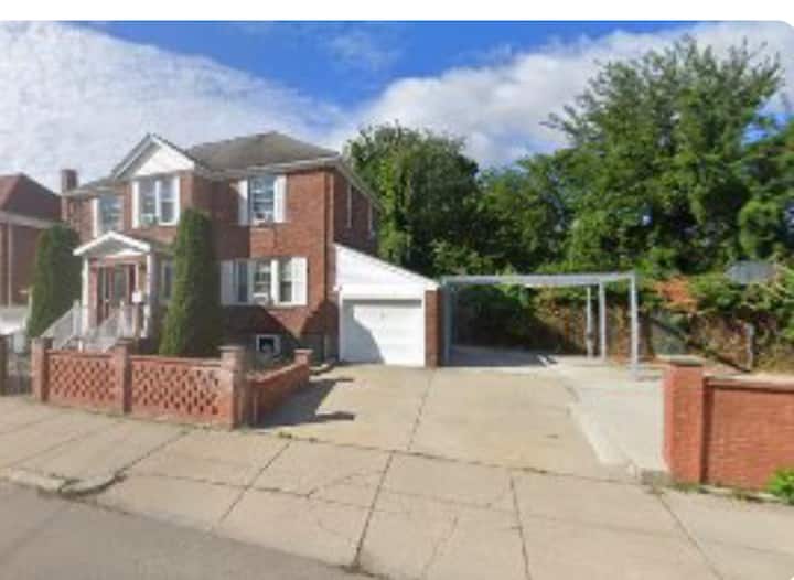 Residential Home With Free Parking - Norwood, MA