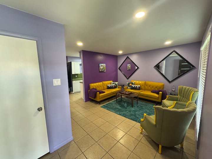 Retro Centrally Located Duplex! 2 Bd/1 Ba - Choctaw Casino & Resort-Pocola
