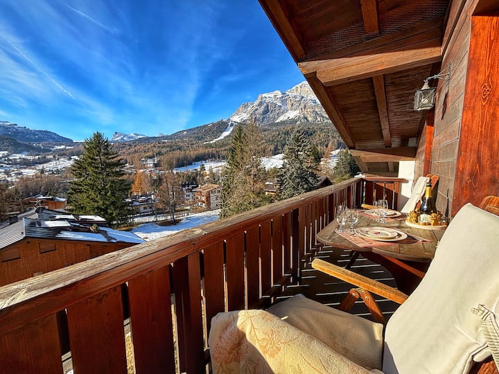 Ampio Attico Con Vista Sulle Tofane + Garage - Cortina d'Ampezzo