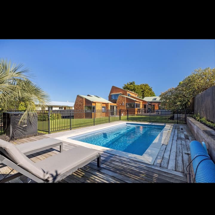 Summer Bliss: Pool, Spa & Putting Green! - Tauranga