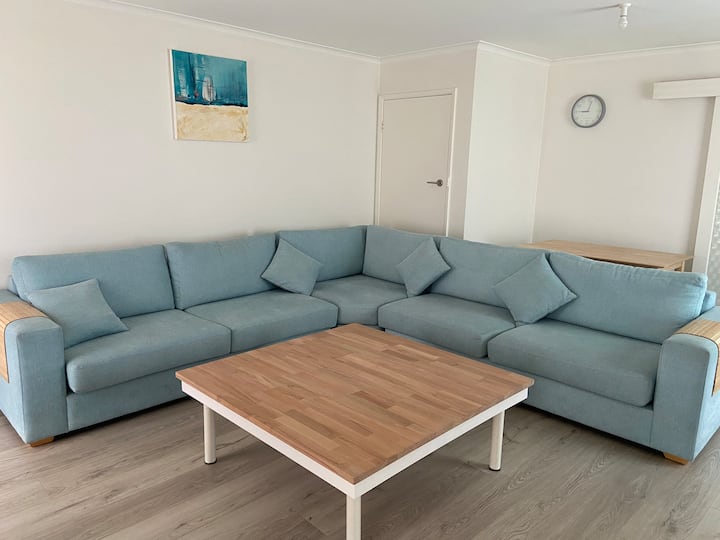 Cosy & Modern Unit 500m From Beach - Torquay, Australia